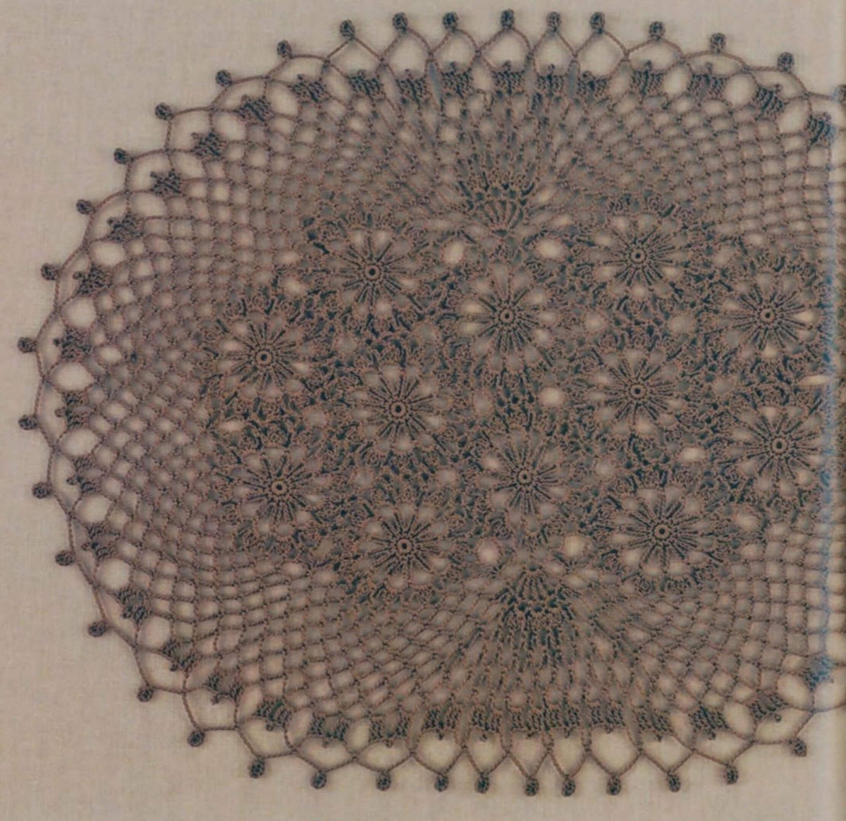 Modern cute table center crochet doily pattern – JPCrochet